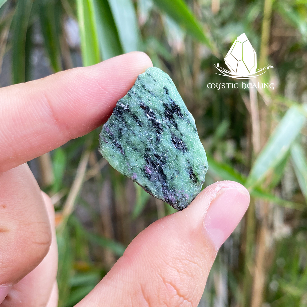 Đá Thô Ruby in Zoisite (Ruby Nam Phi) - Mystic Healing