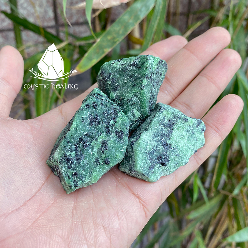 Đá Thô Ruby in Zoisite (Ruby Nam Phi) - Mystic Healing